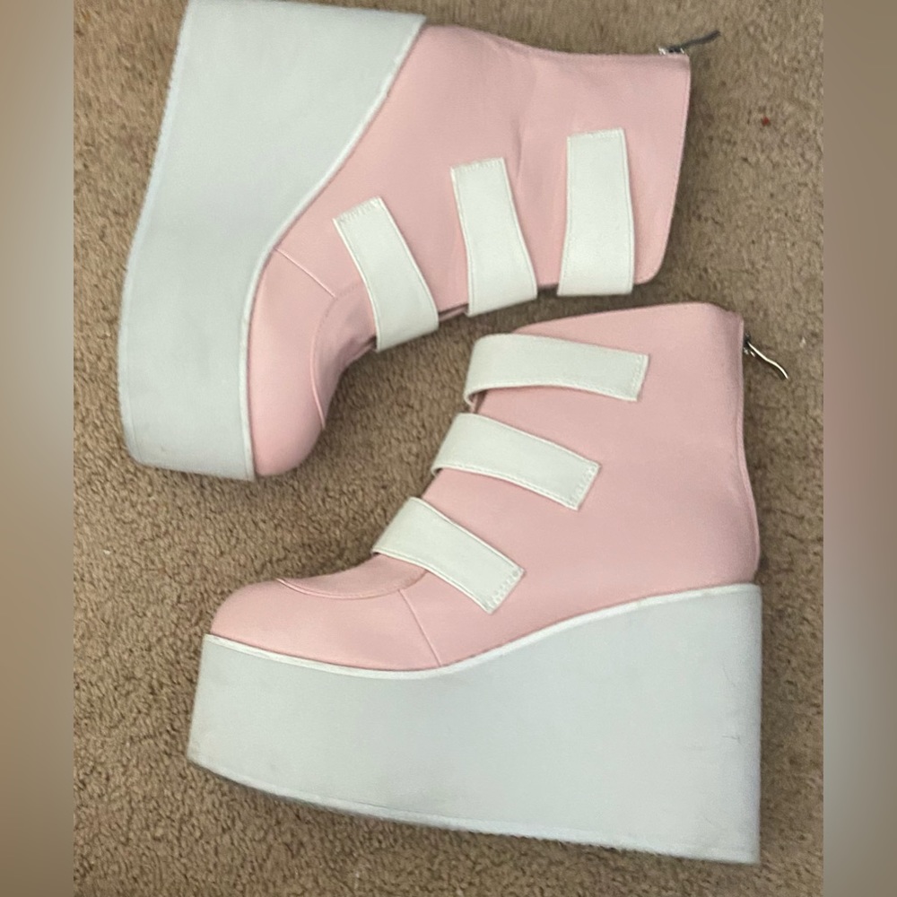 Pink And White Heart Platform Shoes. - Gem